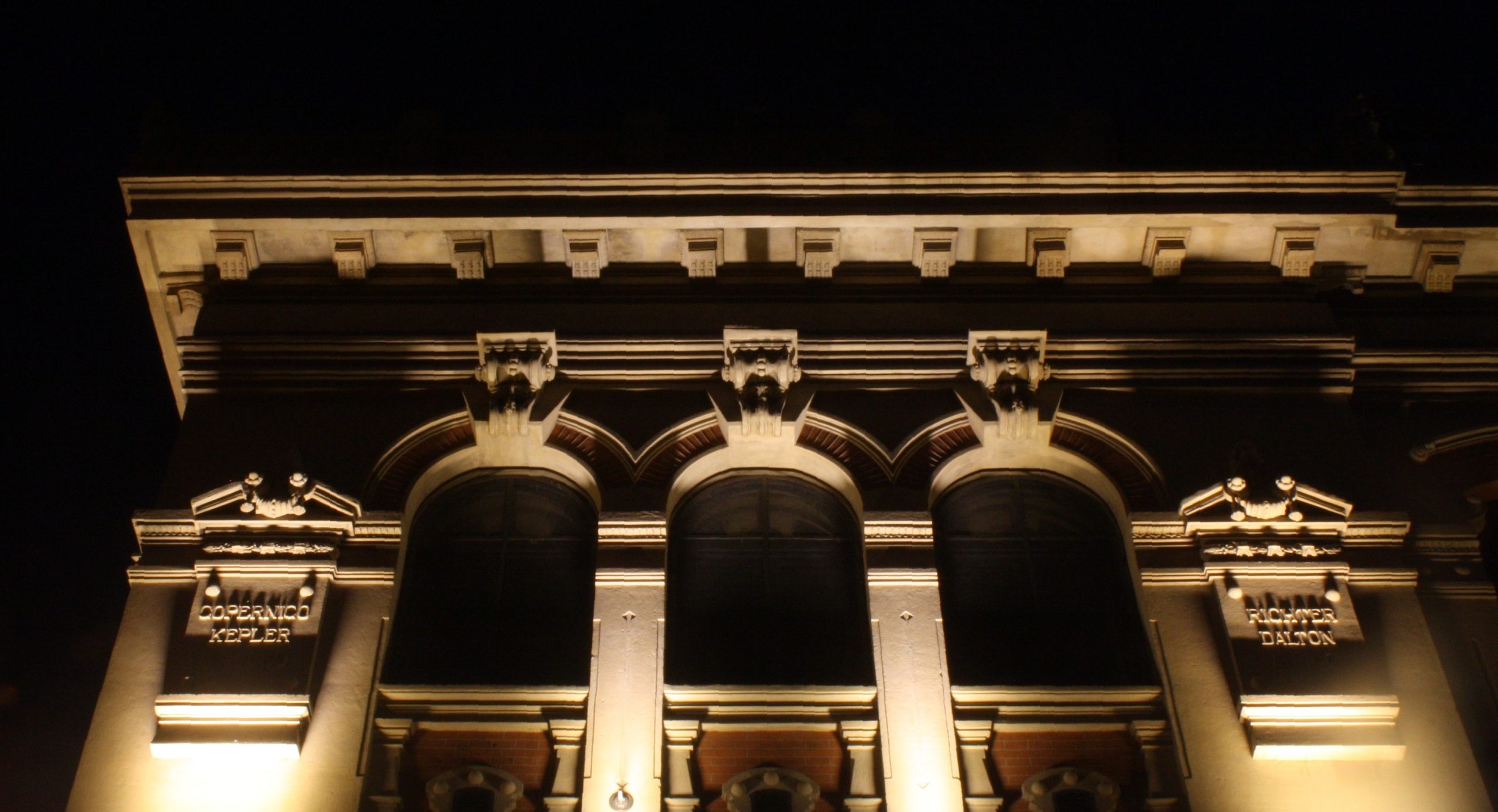 Institute of Alfredo Vásquez Acevedo – UMAYA Lighting Design